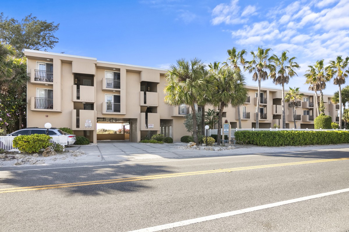 Sunset Terrace 201 | Bradenton Beach, FL | Island Vacation Properties