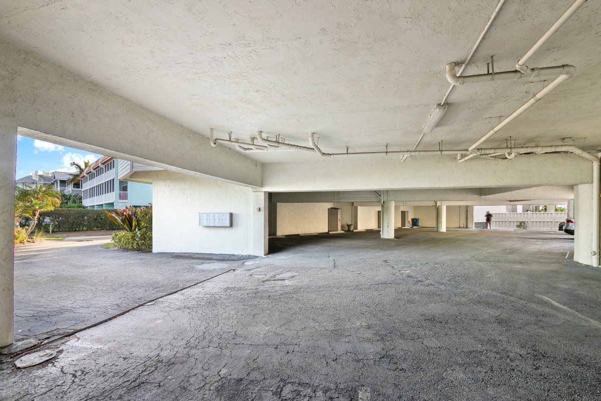 Bayview Condo B | BRADENTON BEACH, FL | Island Vacation Properties