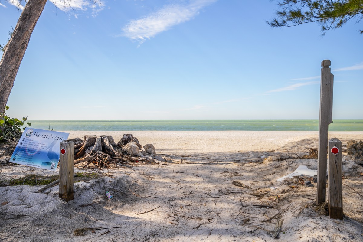 Sunset Villas | Holmes Beach, FL | Island Vacation Properties