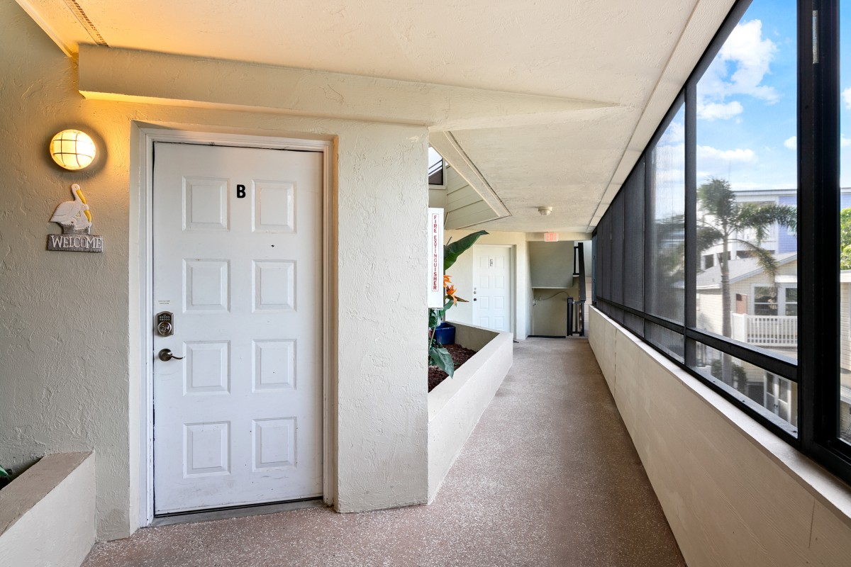 Bayview Condo B | BRADENTON BEACH, FL | Island Vacation Properties